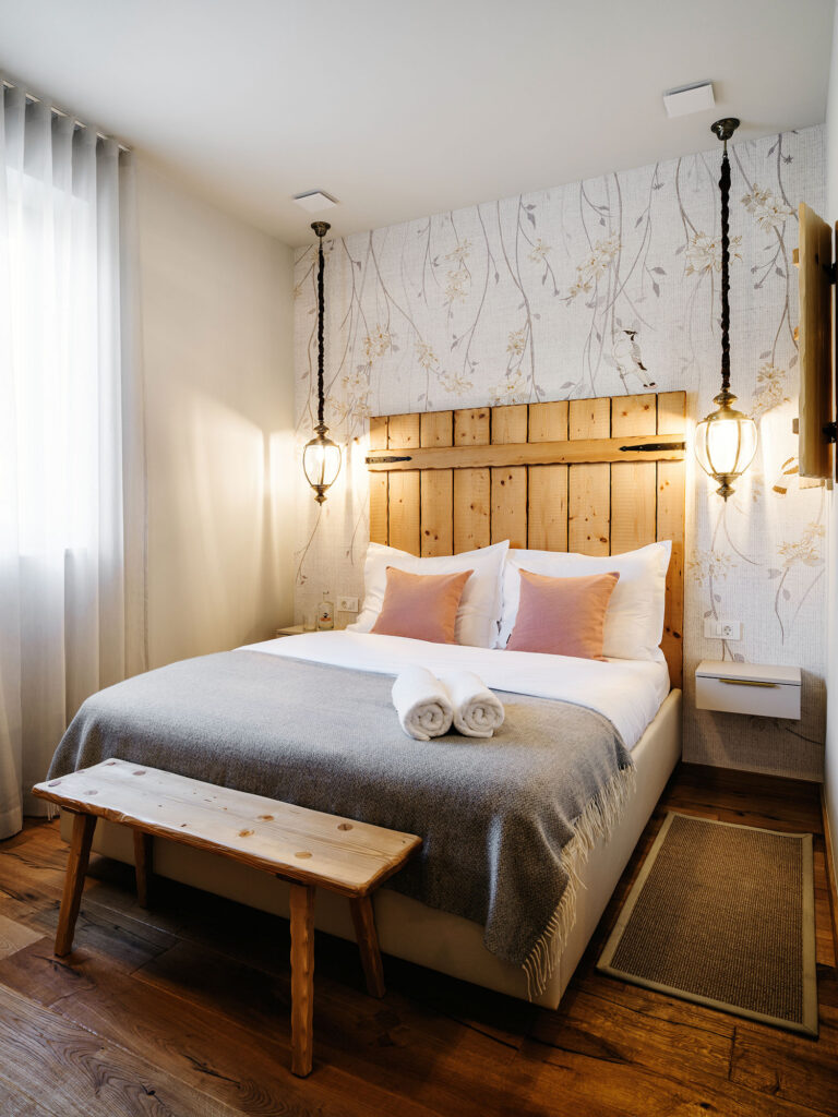 Hotel Pr’Kopač by Poke Studio | Tecnografica