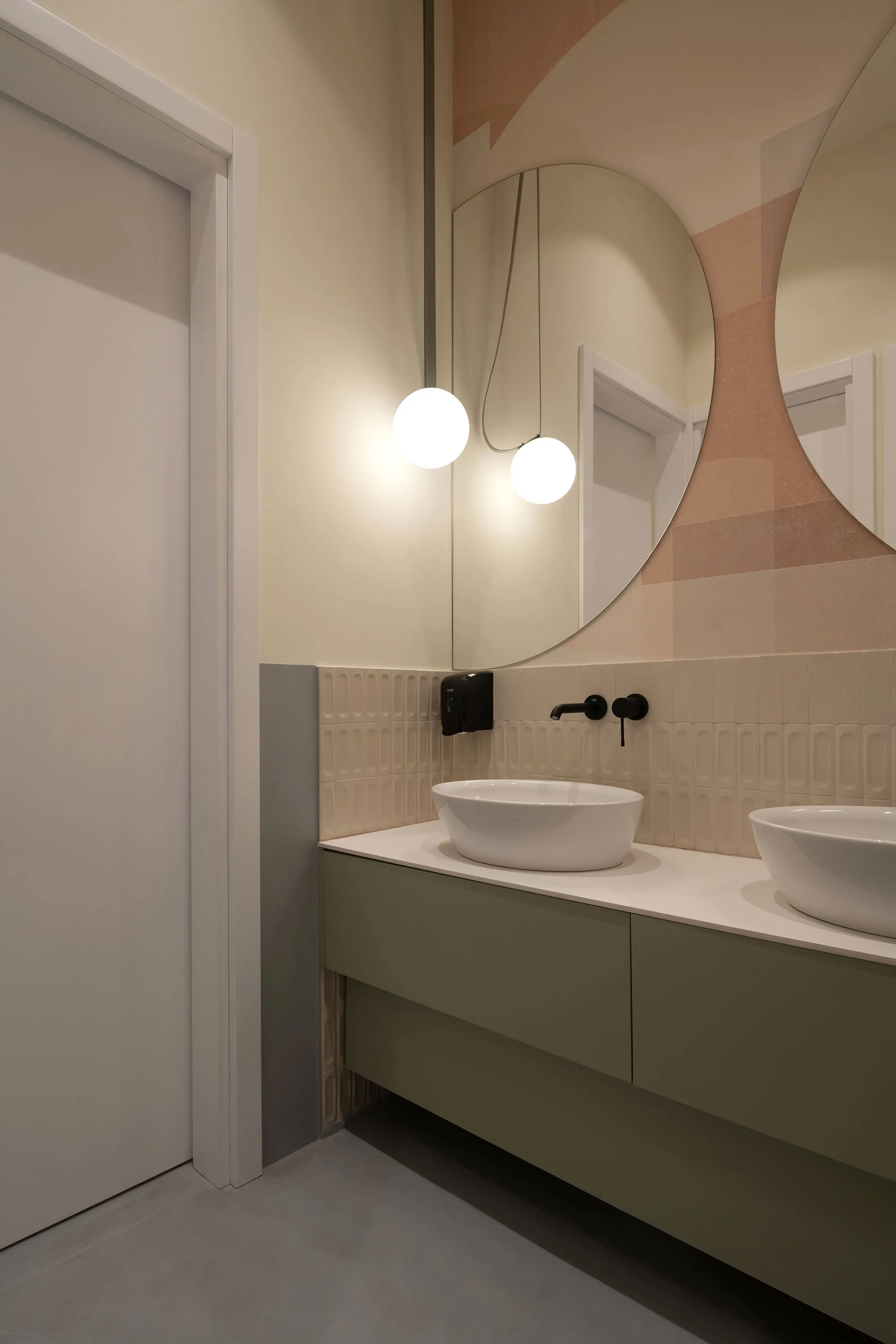 Restaurant 2A by Ivana Racković | Tecnografica