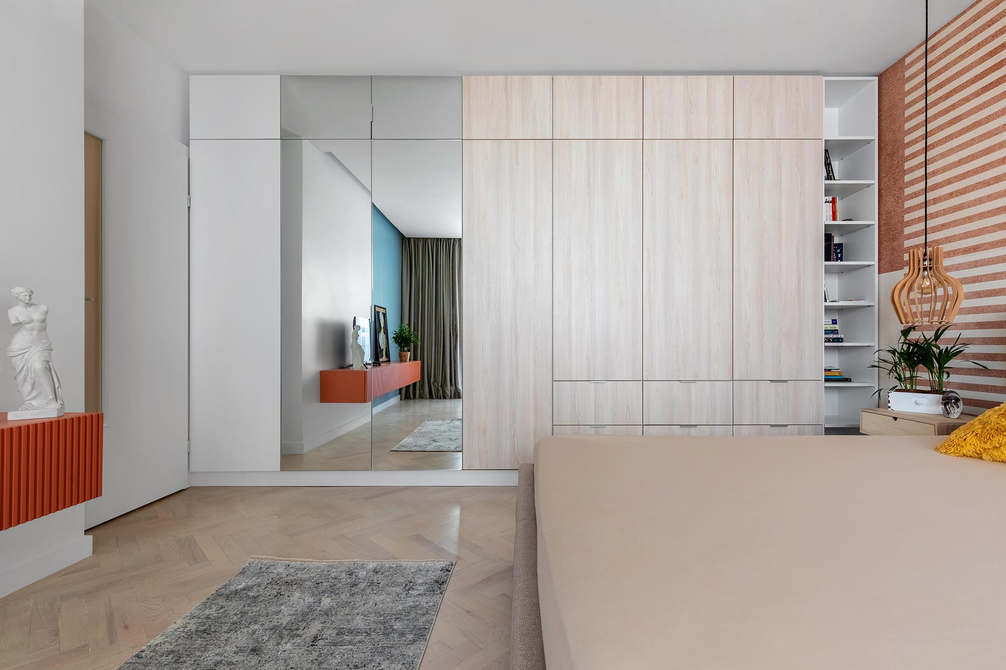 Schlafzimmer und Home Office – Projekt „Young and Free“ von Simetrica ...